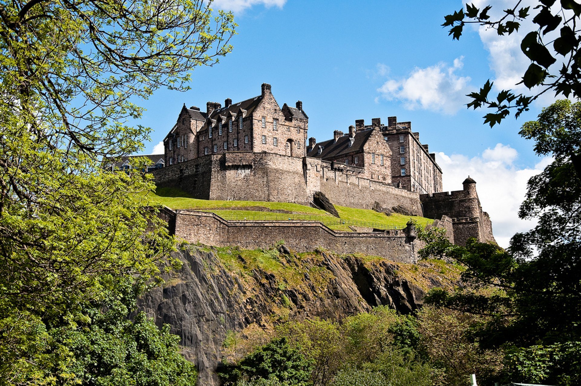 Edinburgh Castle - Midland Bluebird